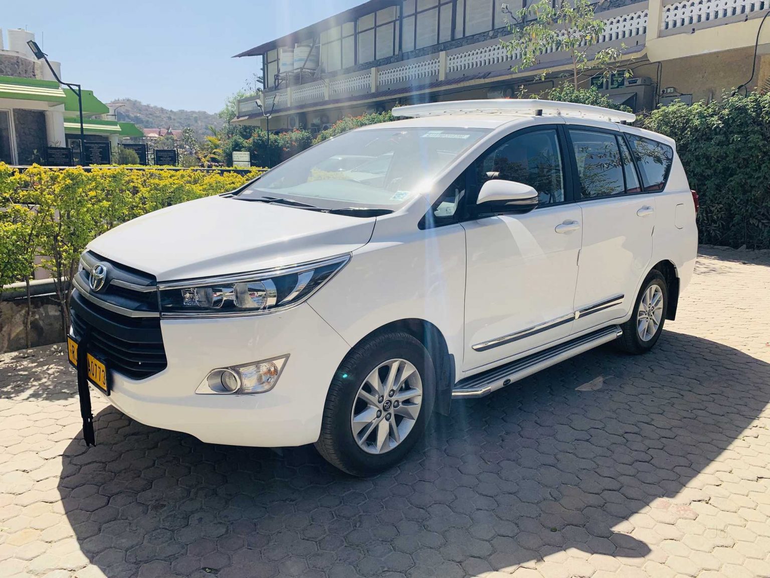 Innova Rental in Assam, Hire Taxi from Guwahati Airport, Kaziranga Trip